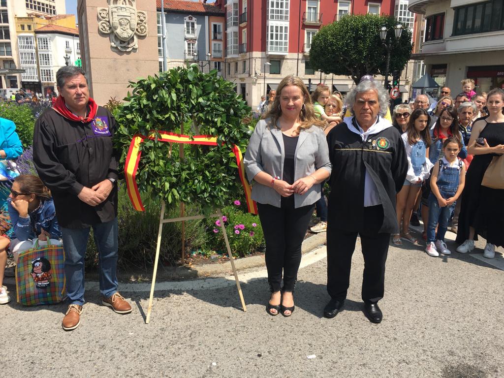 Local Burgos: Visita de las falleras de Valencia en la ofrenda floral ...